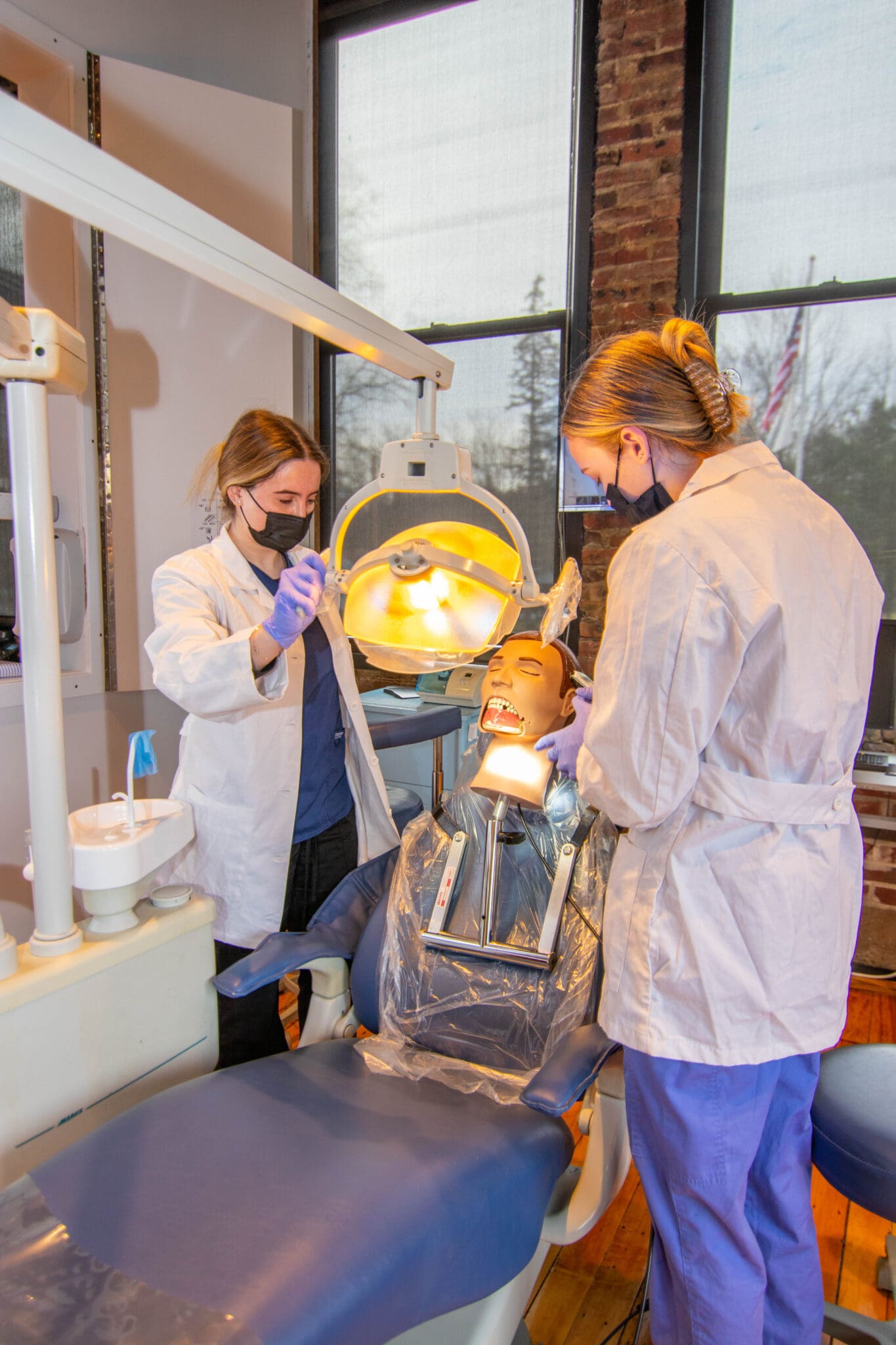 Dental Assistant Training Program with Radiology