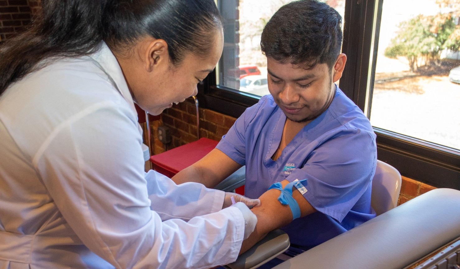 7 Fast Growing Entry Level Healthcare Jobs for 2025